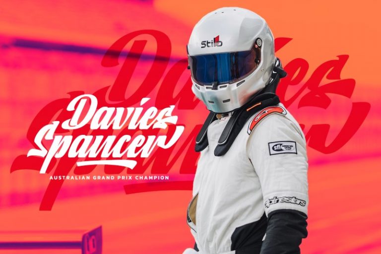 Decking ǀ Racing Font